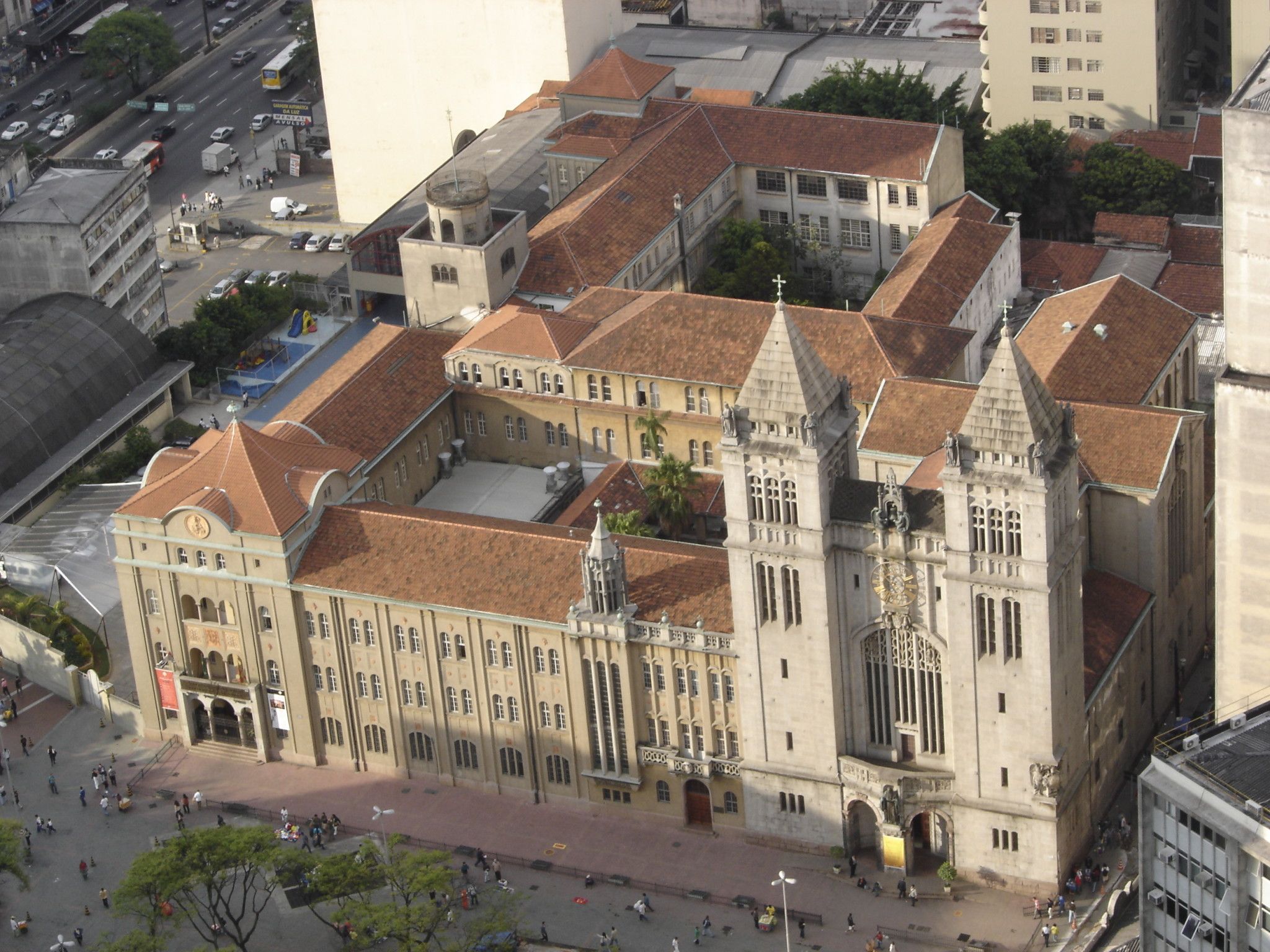 HS Shuttle Service te apresenta o Mosteiro de São Bento em SP